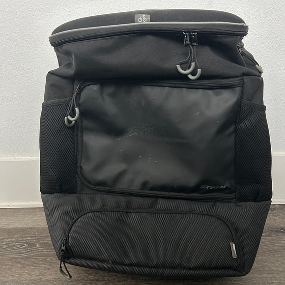 zone3 | Bags | Zone3 Transition Backpack All Black Ltd | Poshmark